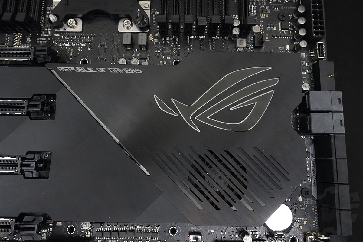 Test - Asus ROG Dominus Extreme combinée au Xeon W-3175X
